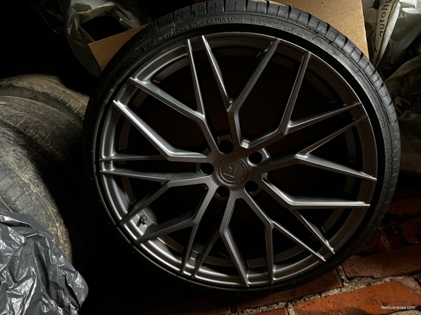 Nettivaraosa - R-Series R9 matte graphite 2023 - Vanteet - Nettivaraosa